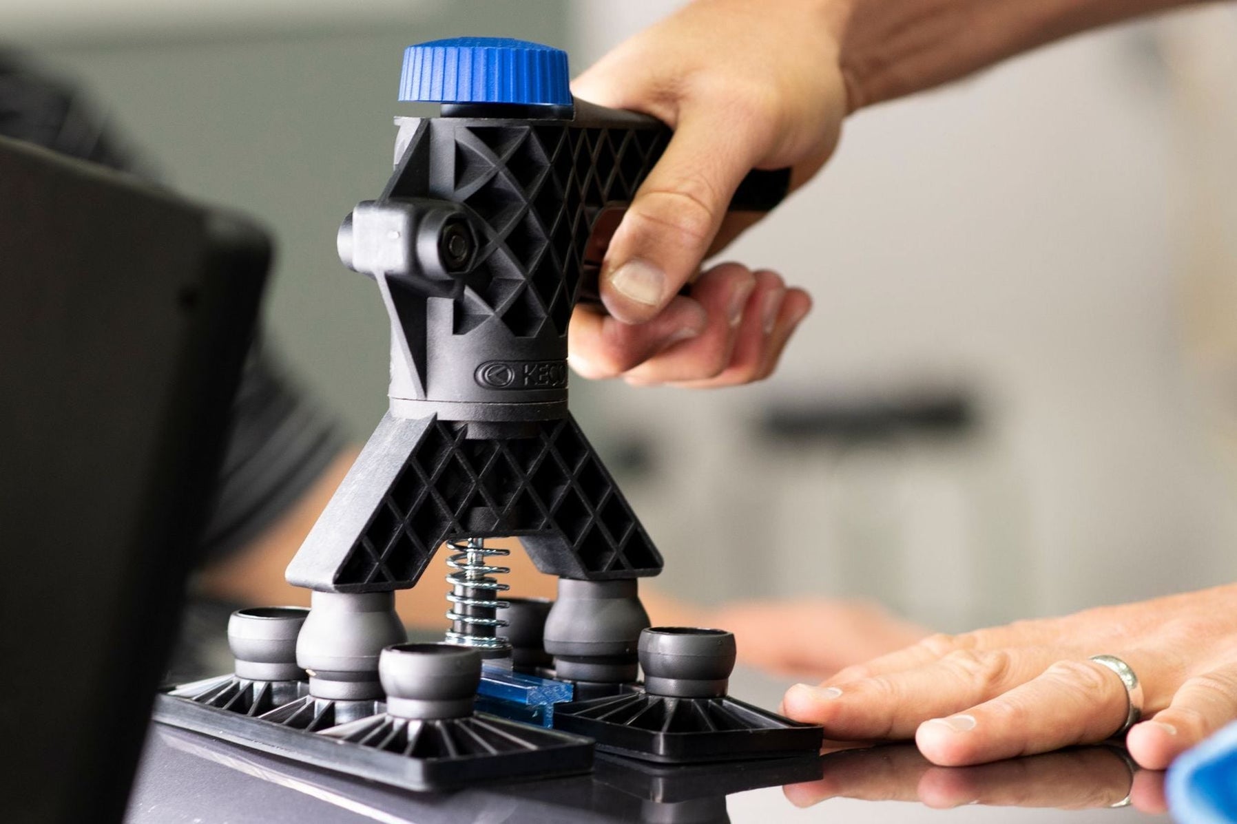 KECO Robo Mini Dent Lifter Hail Kit with Base, Crease Feet and 83 Tabs ...